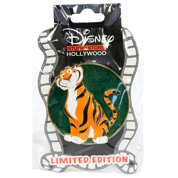 Disney | Other | Disney Studio Store Hollywood 22 Aladdin Rajah Cursive ...